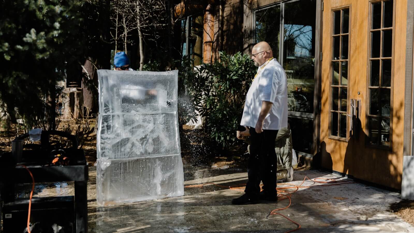 For the Love of Ice Carving – Fresh Ideas Food Service Management